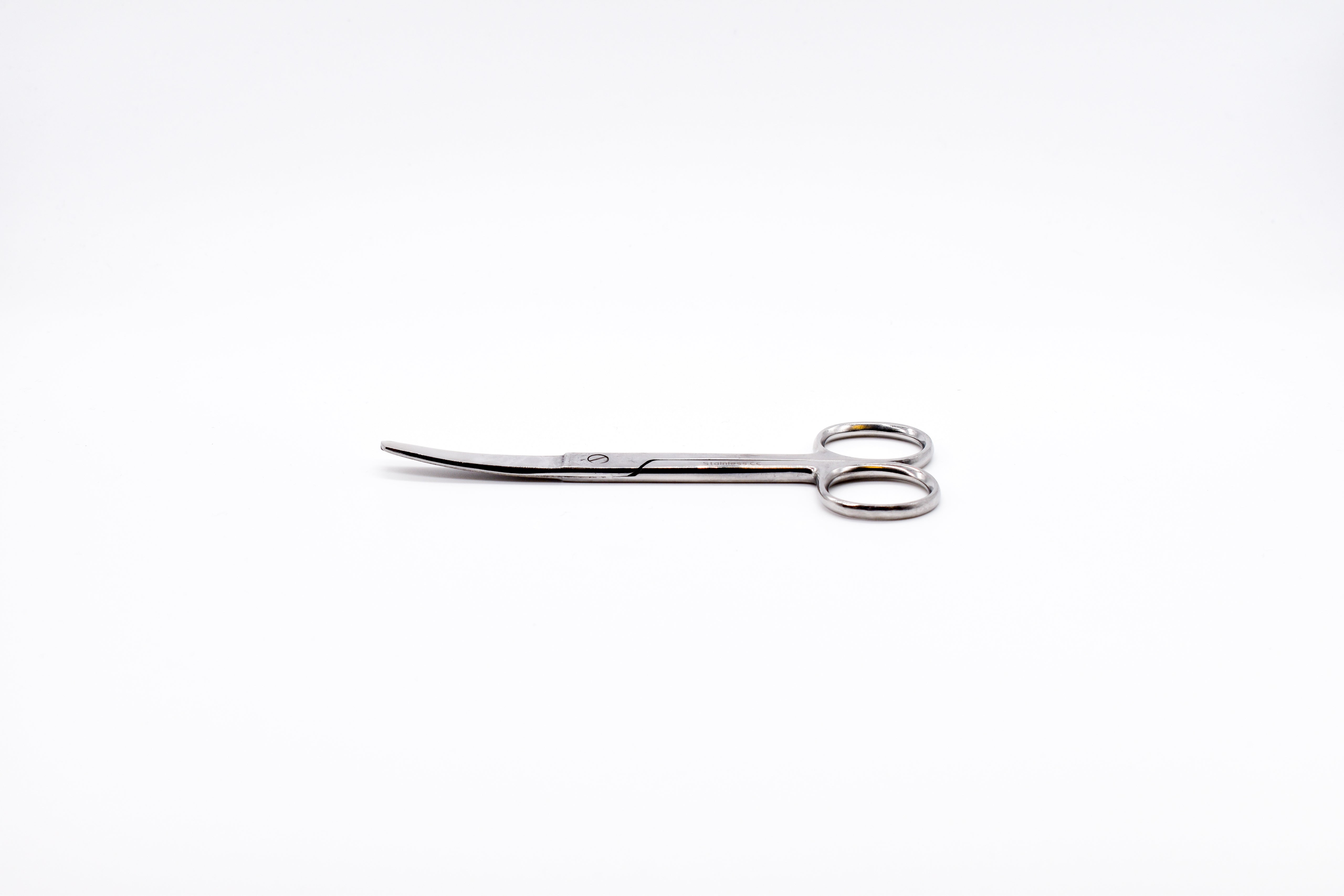 Operating Scissors - Curved Blunt / Blunt - 5" / Single - Mediworld Ltd
